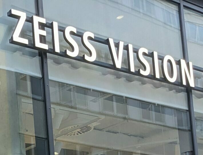 Besuch im ZEISS Vision Center Stuttgart: port-neo auf CX-MissionBesuch im ZEISS Vision Center ...